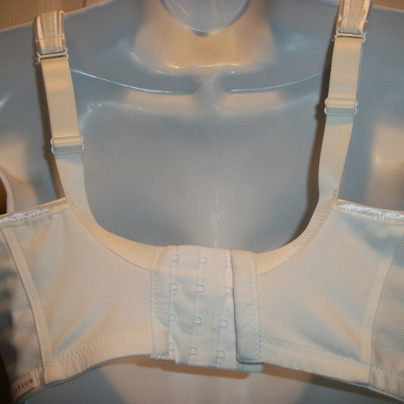 Freya | Intimates & Sleepwear | Freya Active Underwire Sports Bra Size ...